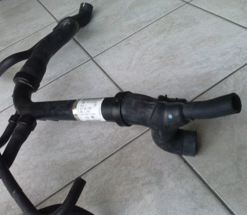 Rurka łącząca chłodnicę do silnika Vectra B - 90530256 - SKLEP Dixi-Car