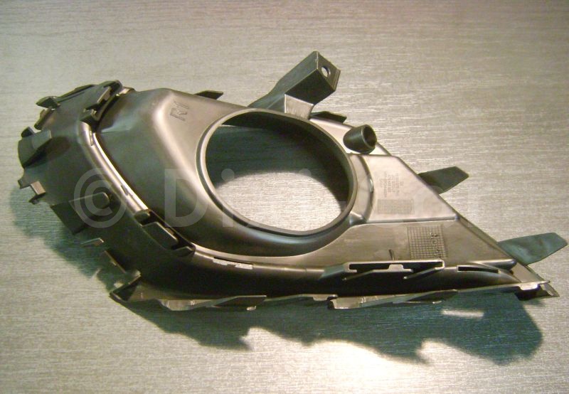 Zaślepka, kratka halogenu prawego CORSA E (dla chromu) - 13419802 ...